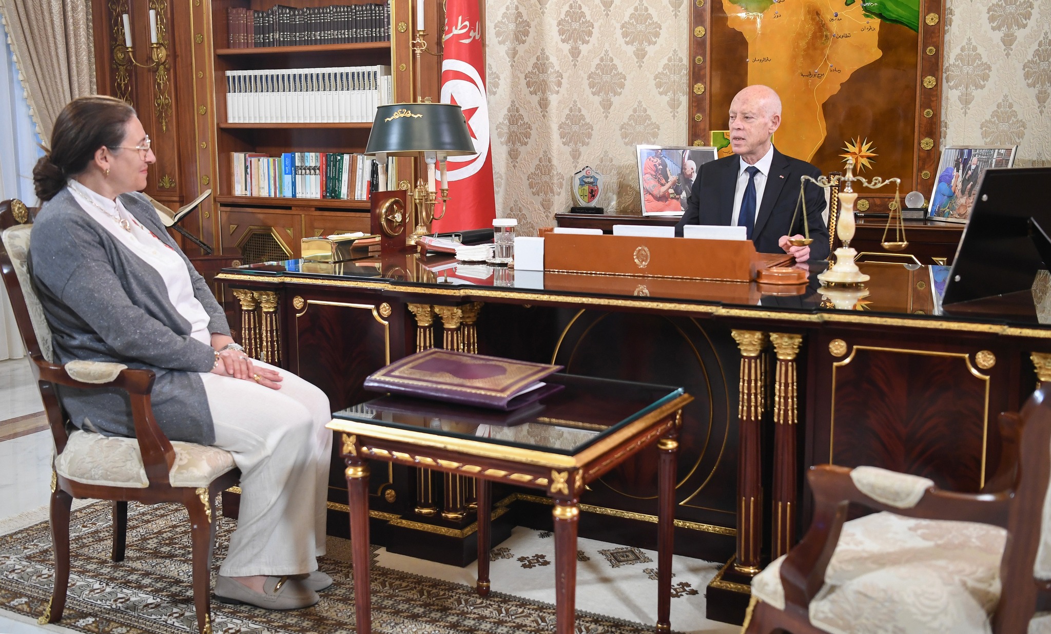 رئيس الجمهورية يدعو إلى مراجعة عدد من التشريعات الجبائية والنصوص الخاصة ...